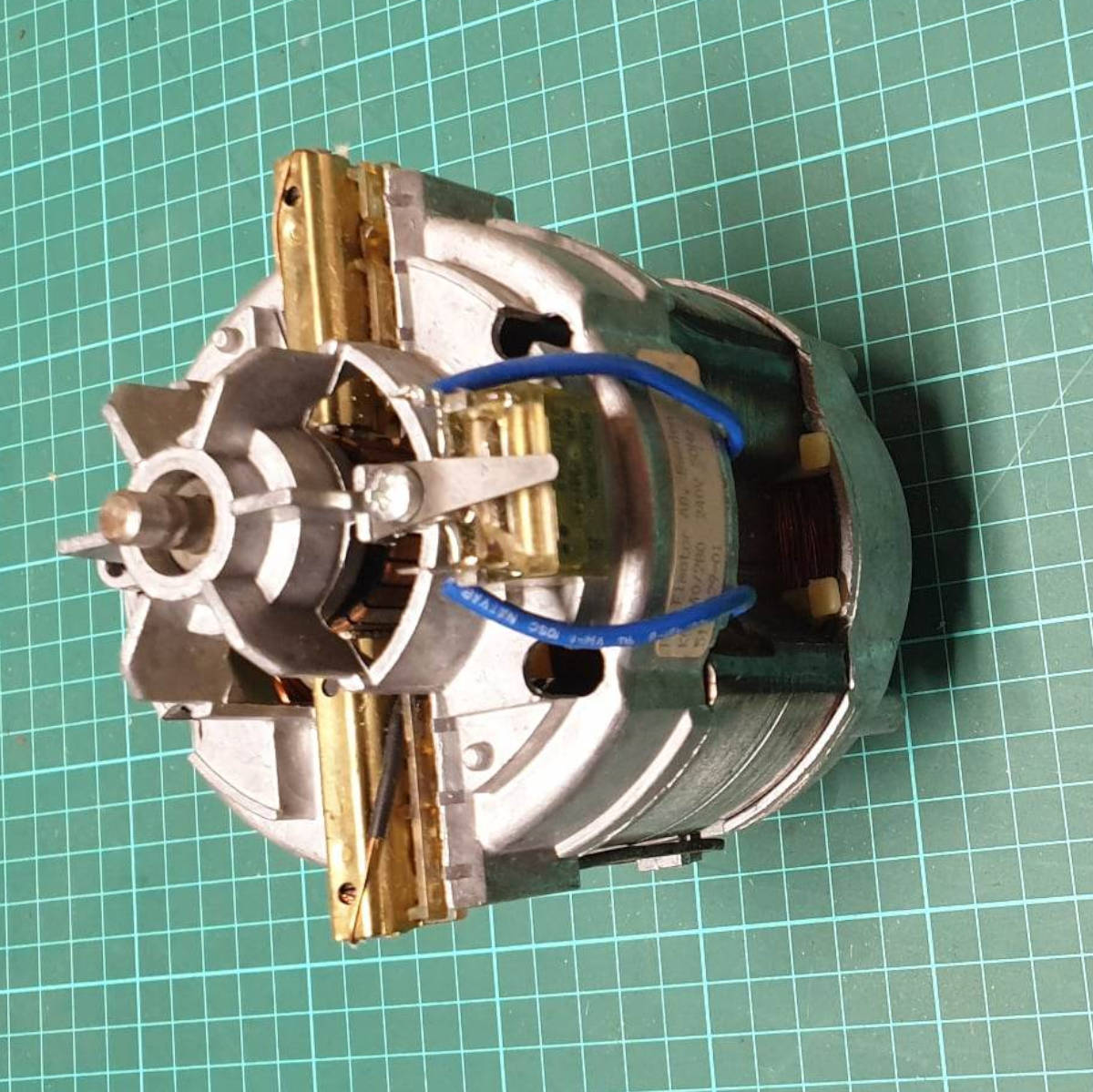 Flymo Genuine Motor 240V XE30 512652901 [HUS512652901] - $149.32