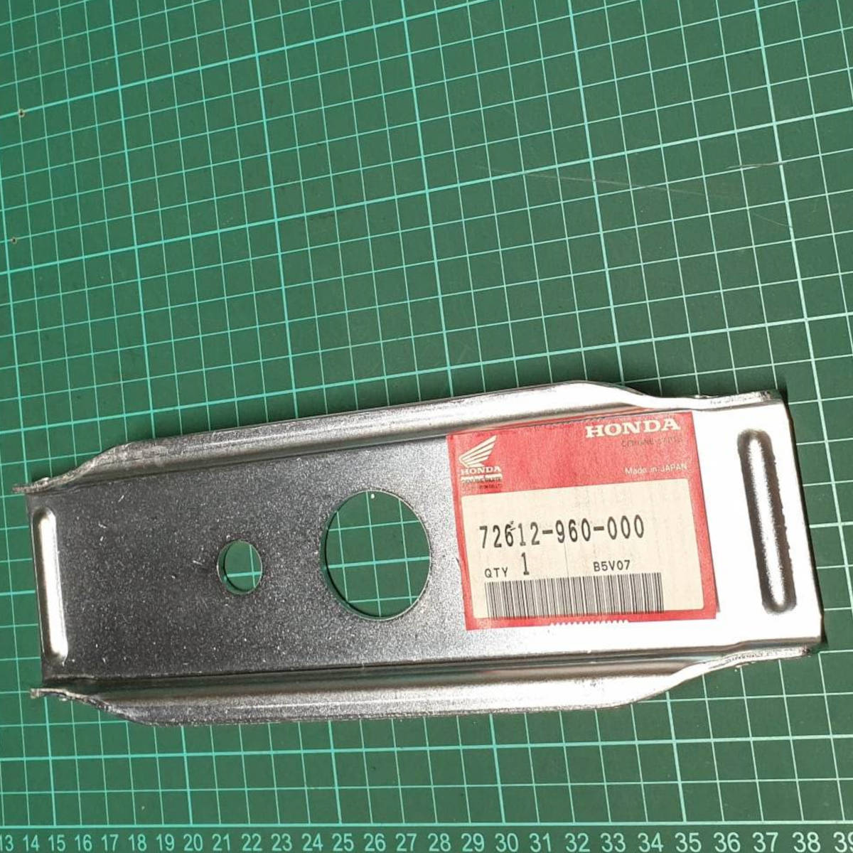 Honda Blade Holder 72612960000 [72612960000] - $28.00