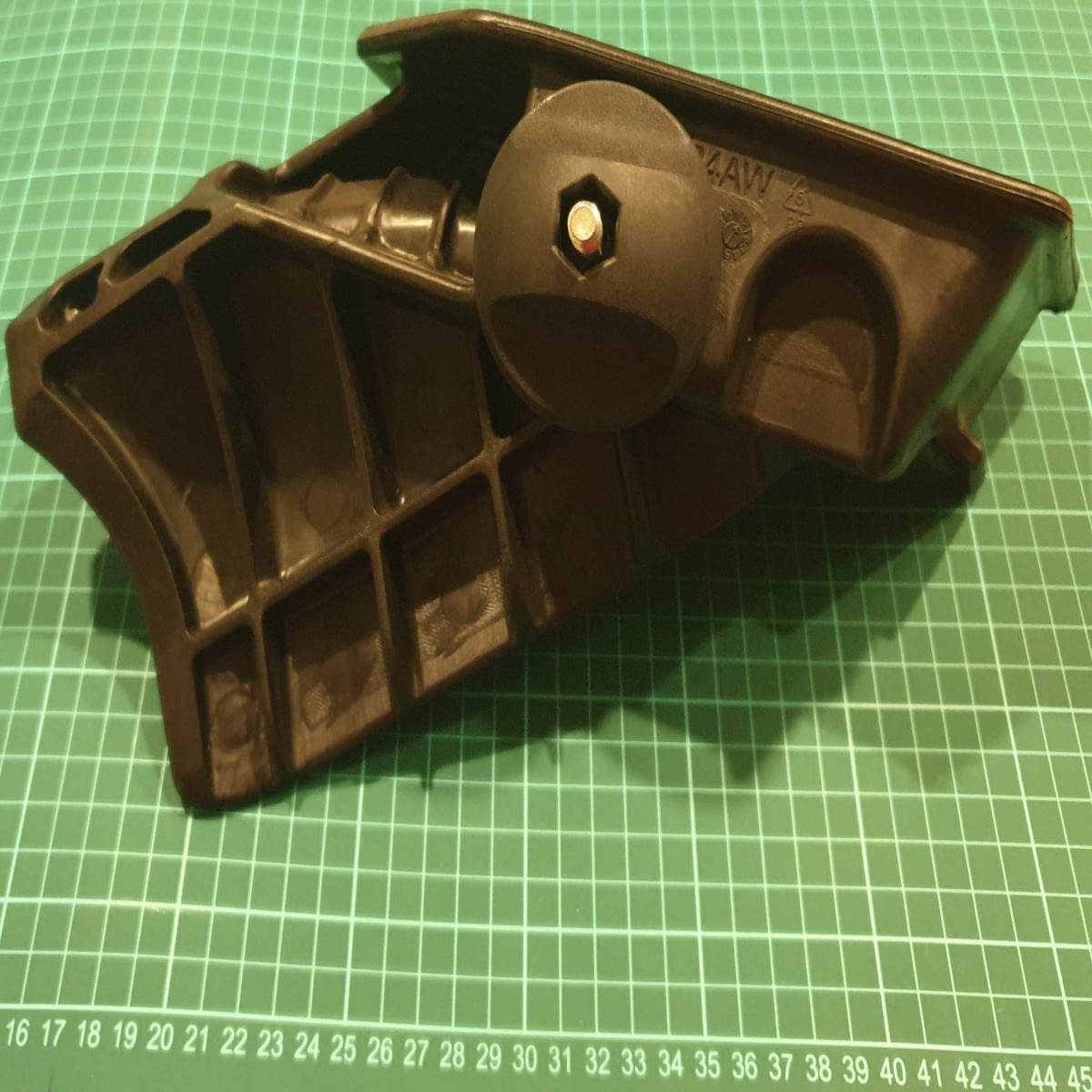 Victa Genuine Mulching Plug CH86894AW, CH86893AW [BRICH86893AW] - $69.50