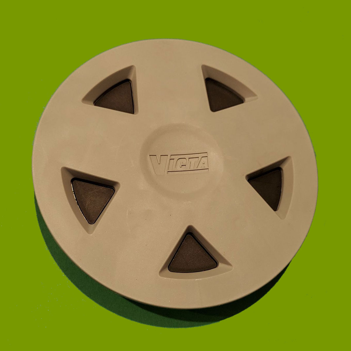 Victa Genuine Wheel Hub Cap & Retainer Assy CH86275A, CH88271A ...